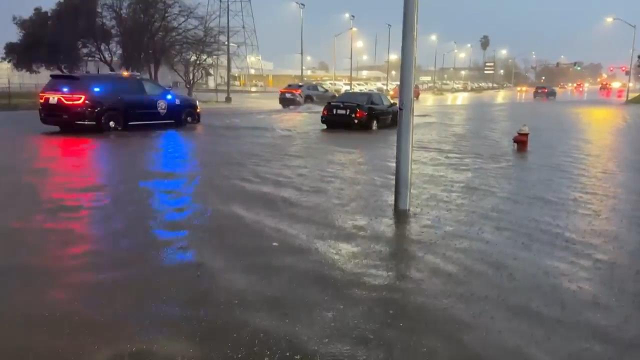 Flash flooding in northern California leads to soaked roads, water rescues and one death | Bay ...